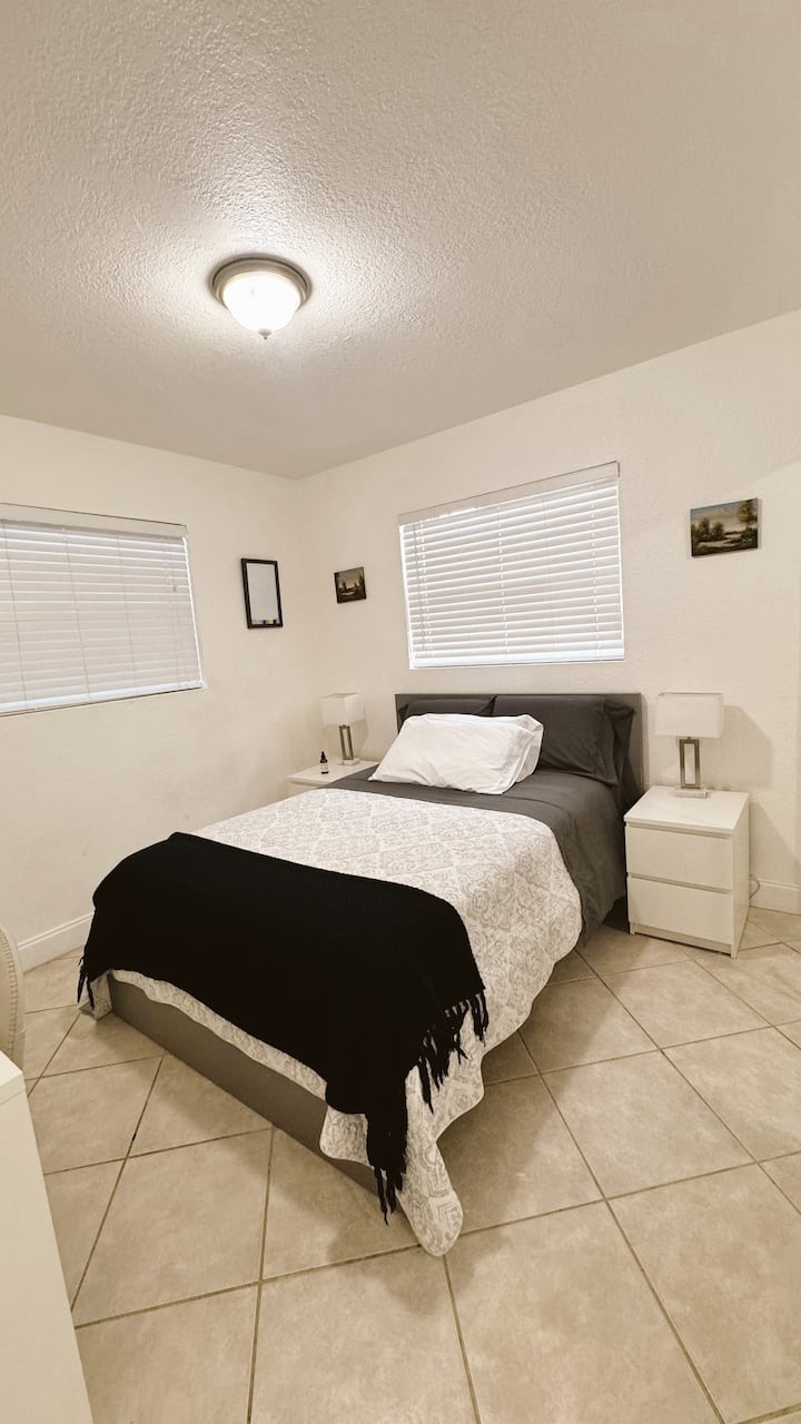 Cozy Bedroom In The Heart Of Little Havana. Miami - Miami