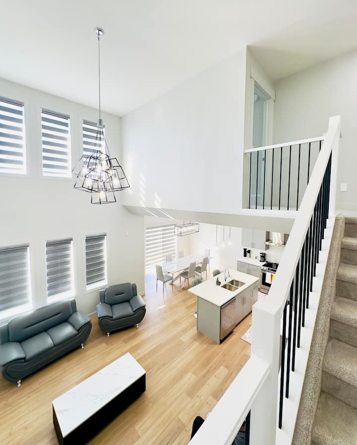 Brand New Luxury Home In Windermere - Alberta