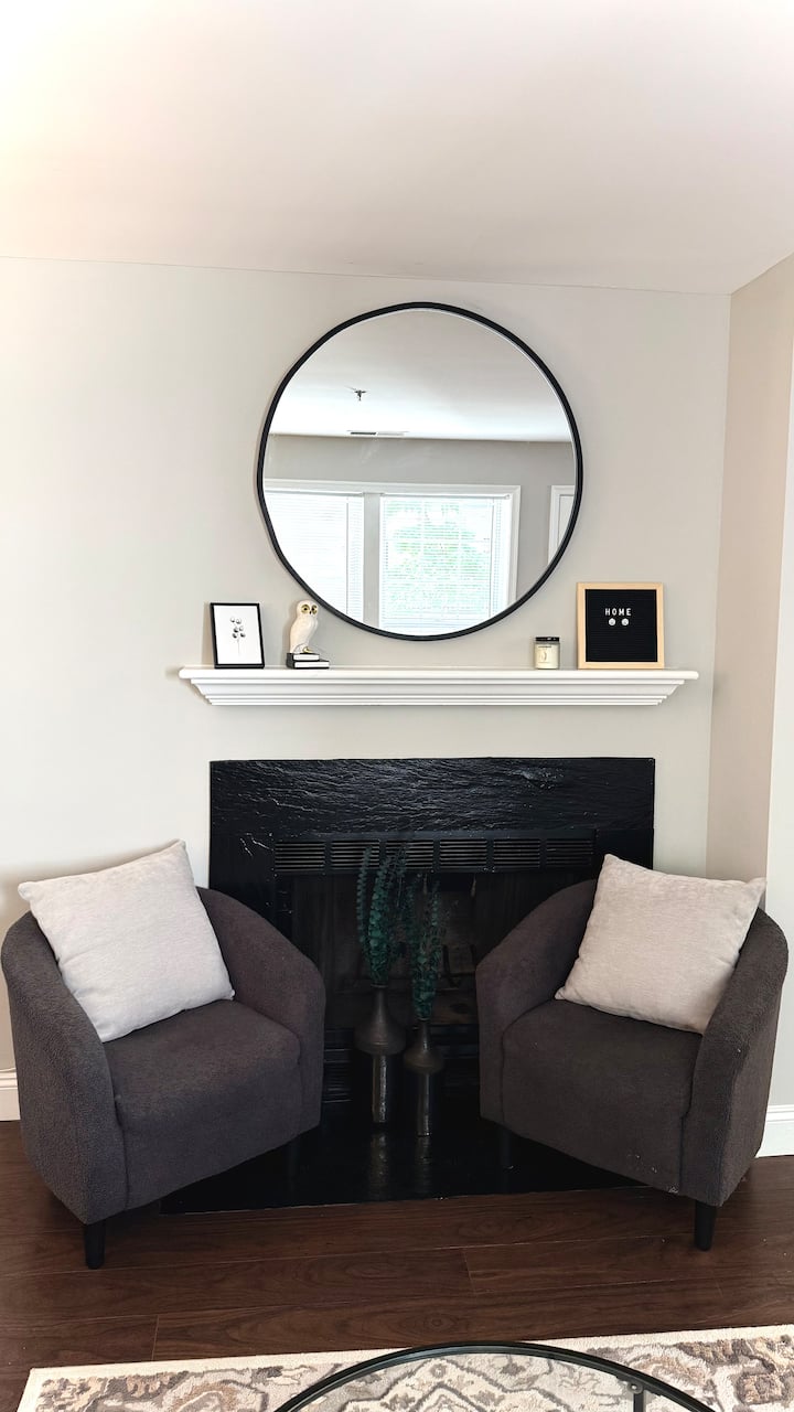 Cozy 2br-2bth Apt In Arlington, Va - Falls Church, VA