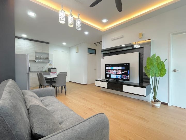 Skyloft 1min To Bukitindah Aeon 8pax 3br Poolview - Skudai