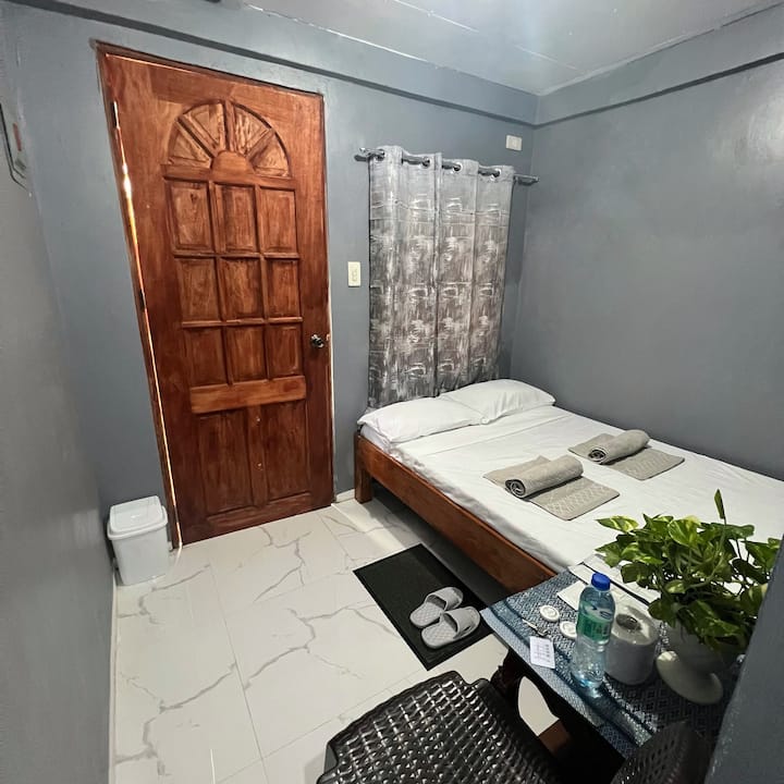Solo Room With Private Cr - Narvacan