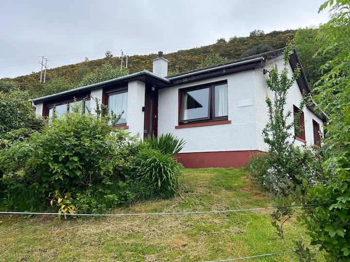 Cruachan - Room 2 - Double Bed - Shared Bathroom - Ullapool