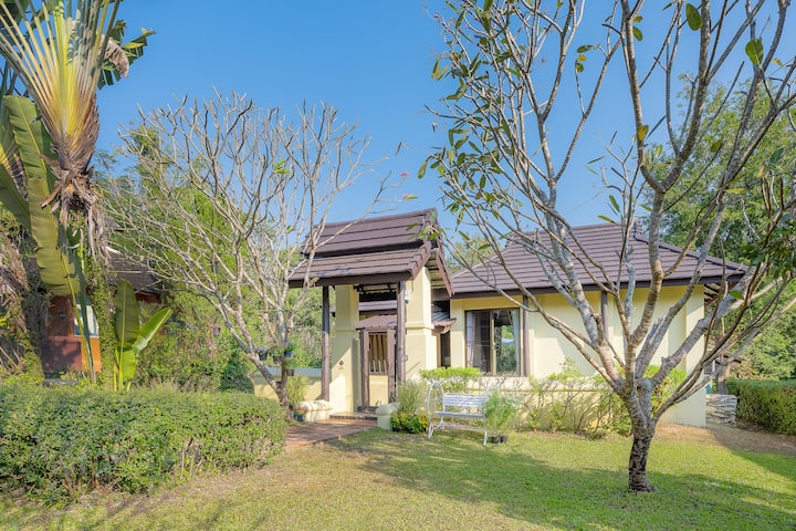 Garden Villa Retreat | Family & Pet Friendly - Hang Dong