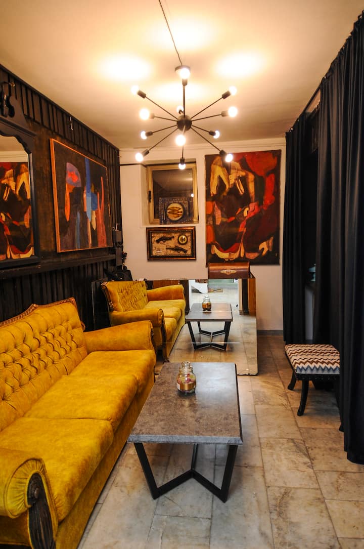 Art Hotel Home & Cafe / Tbilisi City Center - 트빌리시