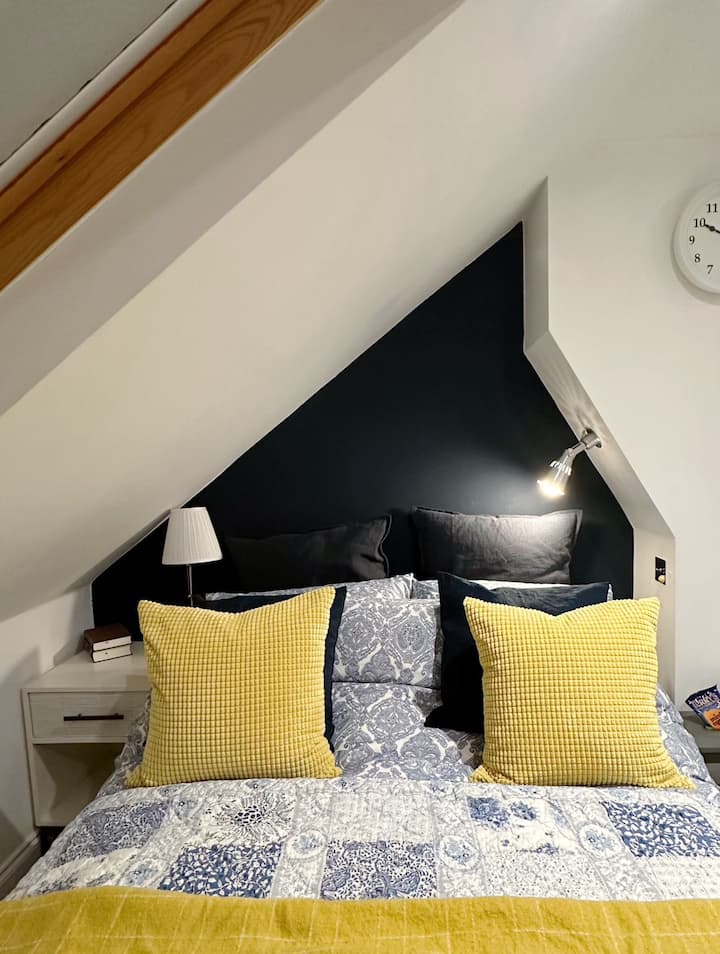Room At The Top -Ratt! - Surbiton