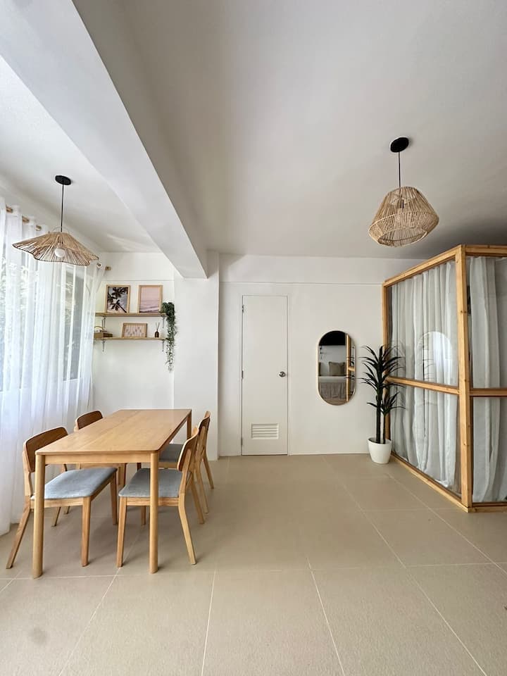 1br Apt W Kitchen & Balcony-1 Min To White Beach - Malay