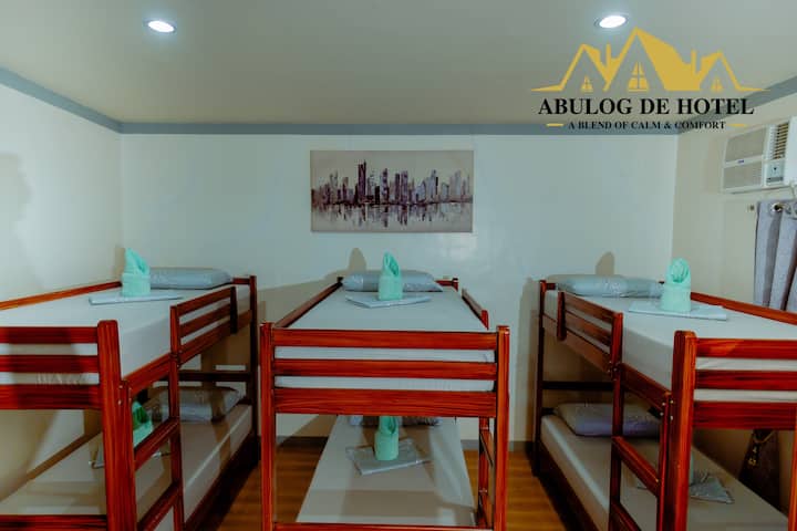 Traveler Backpackers - Digos City