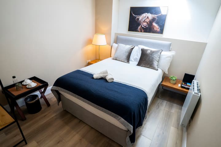 Self Check In Double Bedroom In Cloyne Co Cork - Midleton