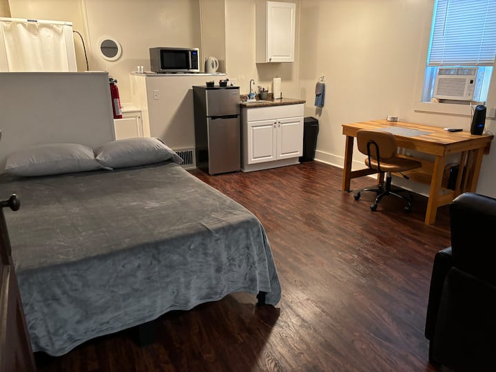 Akron University Area Apartment - Portage Lakes, OH
