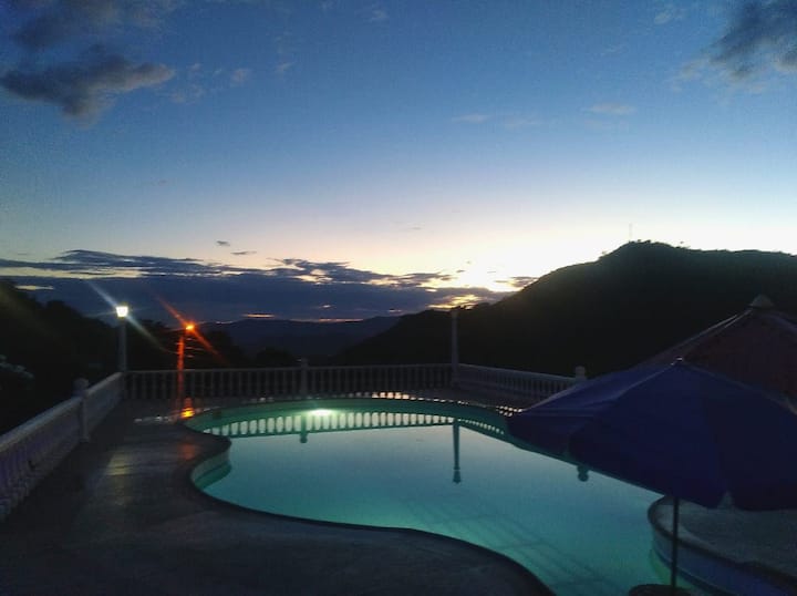 Finca Higuerón - La Mesa