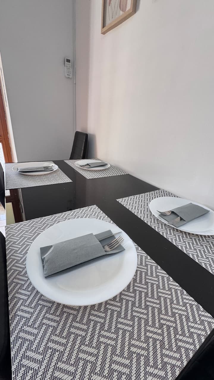 Stylish 2br For 4 Near Sea & City Center+parking - Himarë