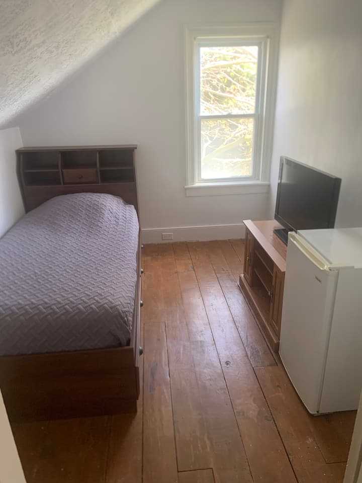 Farm House Charm - Port Perry