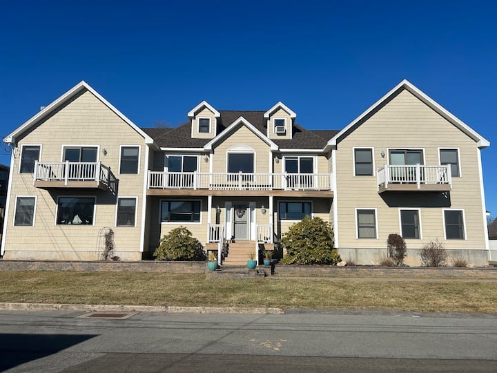 Deluxe Beachside Suite - Old Saybrook, CT