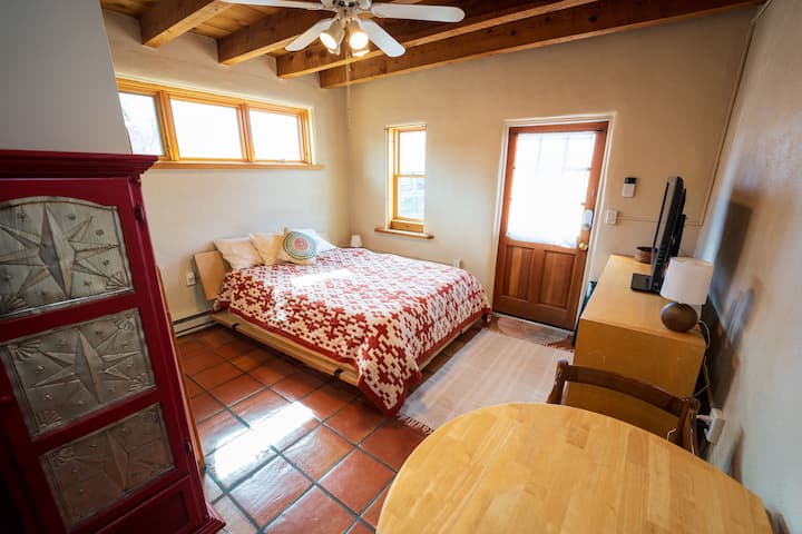 Mesa Vista Casita With Hot Tub - 聖塔菲