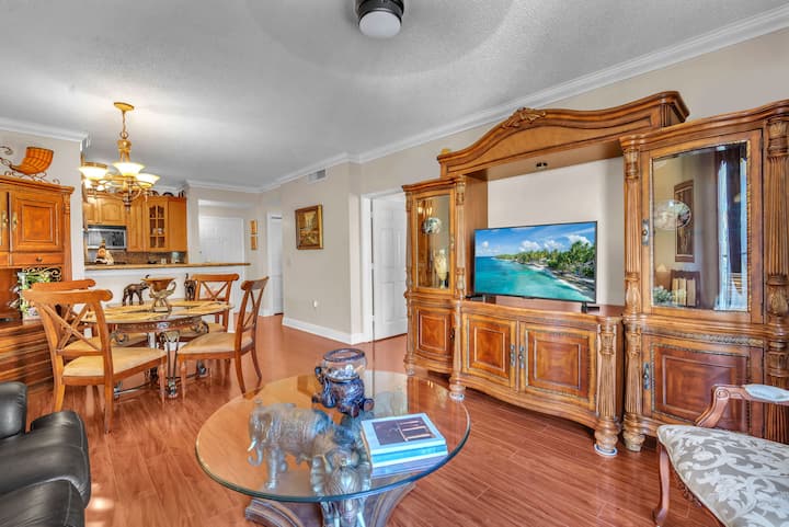 Luxury City Place Getaway - West Palm Beach, FL