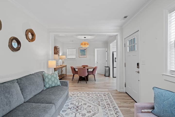 Cozy Downtown Boho Retreat - Sleeps 10! - Beaufort, SC