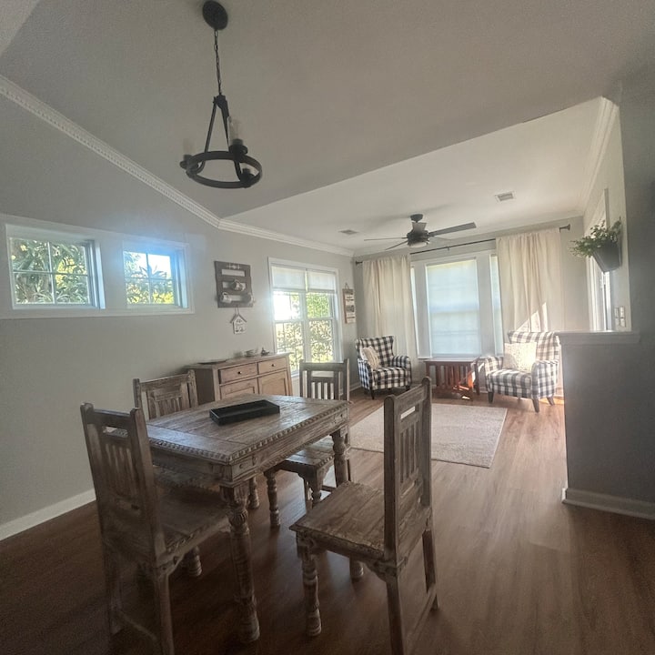 Comfortable Southern Getaway - Summerville, SC