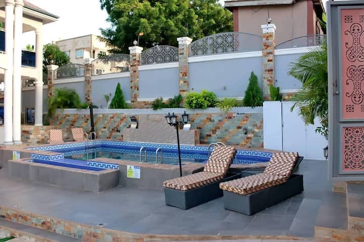 Cosy 4br. Pvt Pool. Starlink. Free Airport Pickup - Ghana