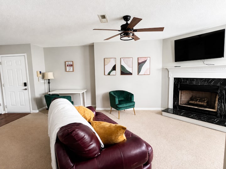 First Floor Condo W. Private Entrance - High Point