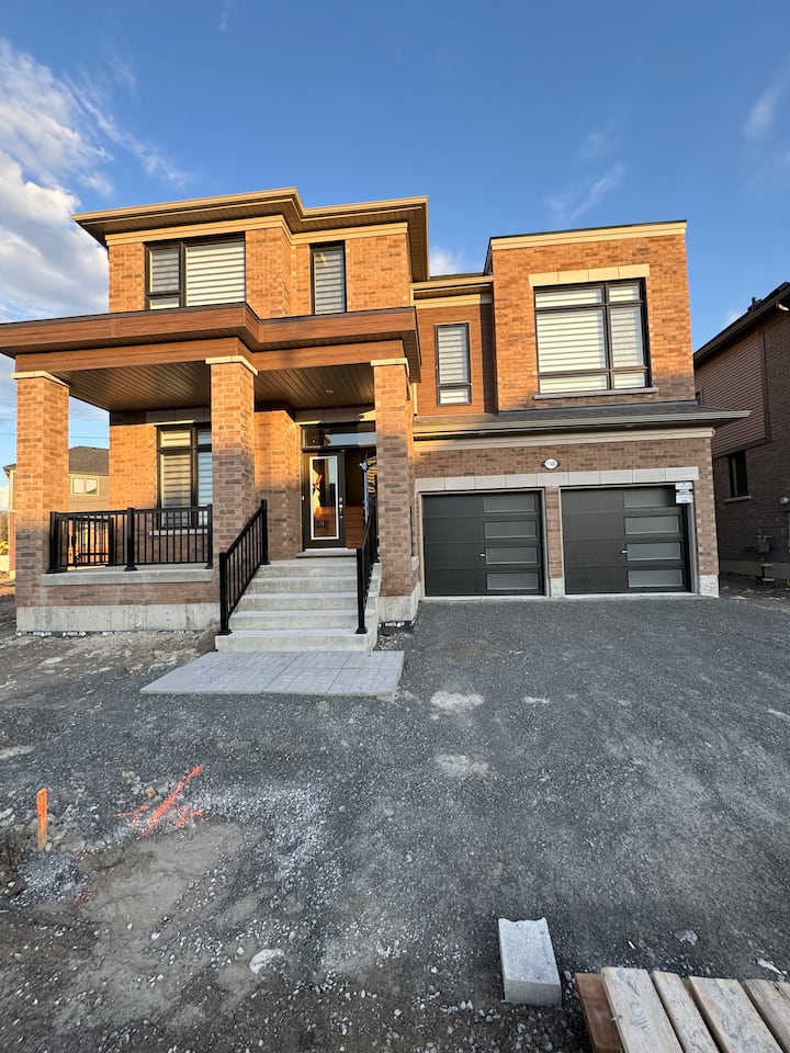 Luxurious Home In Cobourg - Cobourg