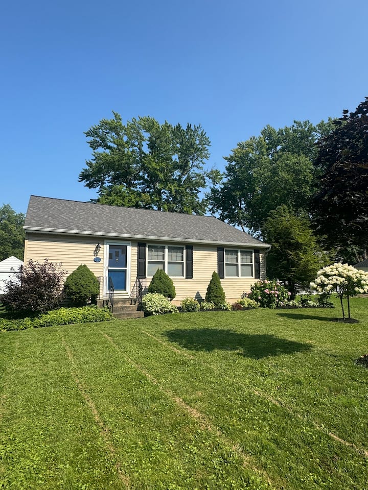Charming Three Bed Lewiston Cottage - Niagara-on-the-Lake