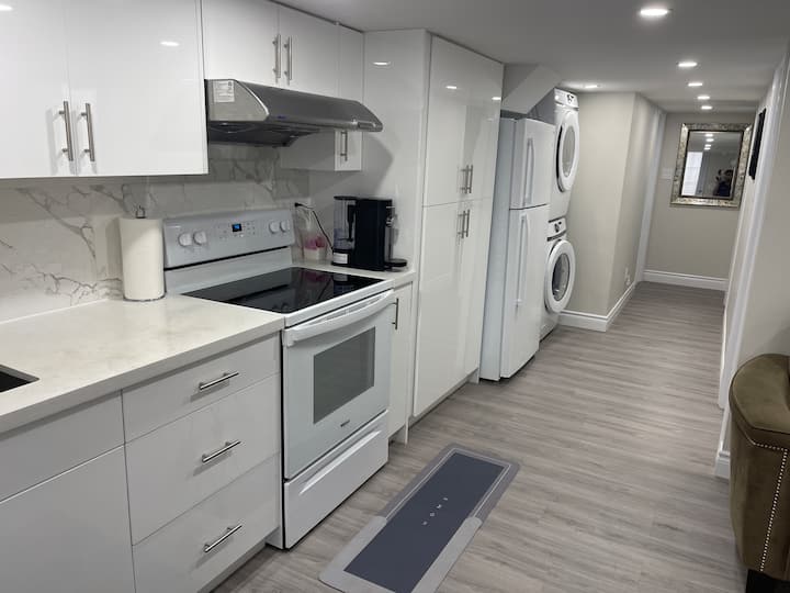 Spacious 2br Basement Apt. Parking. Family Oshawa - Oshawa