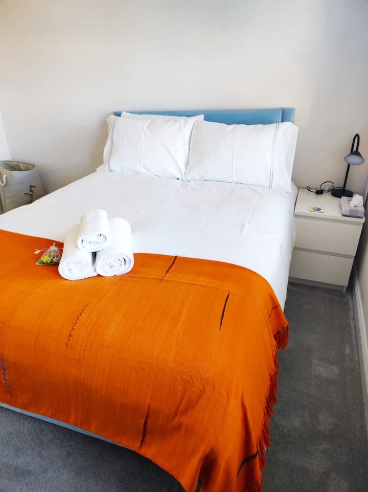 Modern Aylesbury Stay (1 Bedroom & 1.5 Bathrooms) - Aylesbury