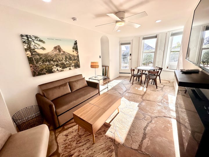 The 1900 Suite- Downtown Views *Pet Friendly - Prescott, AZ