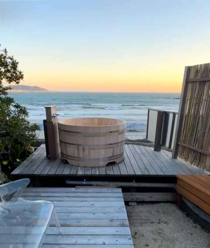 Bbq /サウナ/駅徒歩5分／露天風呂/立地最高/目の前由比ヶ浜/最大8人/コンビニ横/ロケ地巡り - Kamakura