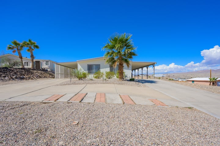 River Getaway! Centrally Located To Everything - Bullhead City, AZ