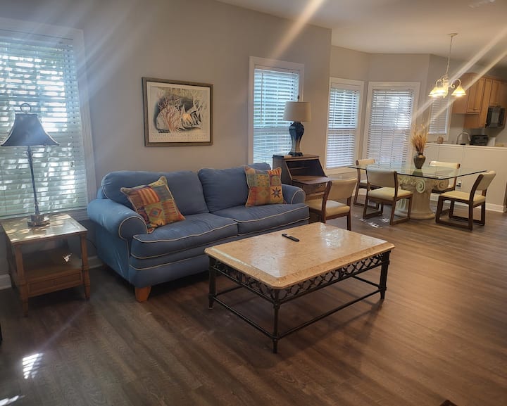 Cozy North Raleigh Condo - Raleigh, NC
