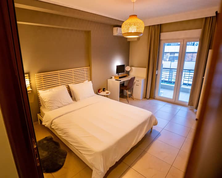 Entire Apt Metro Park 1 Min - Thessaloniki