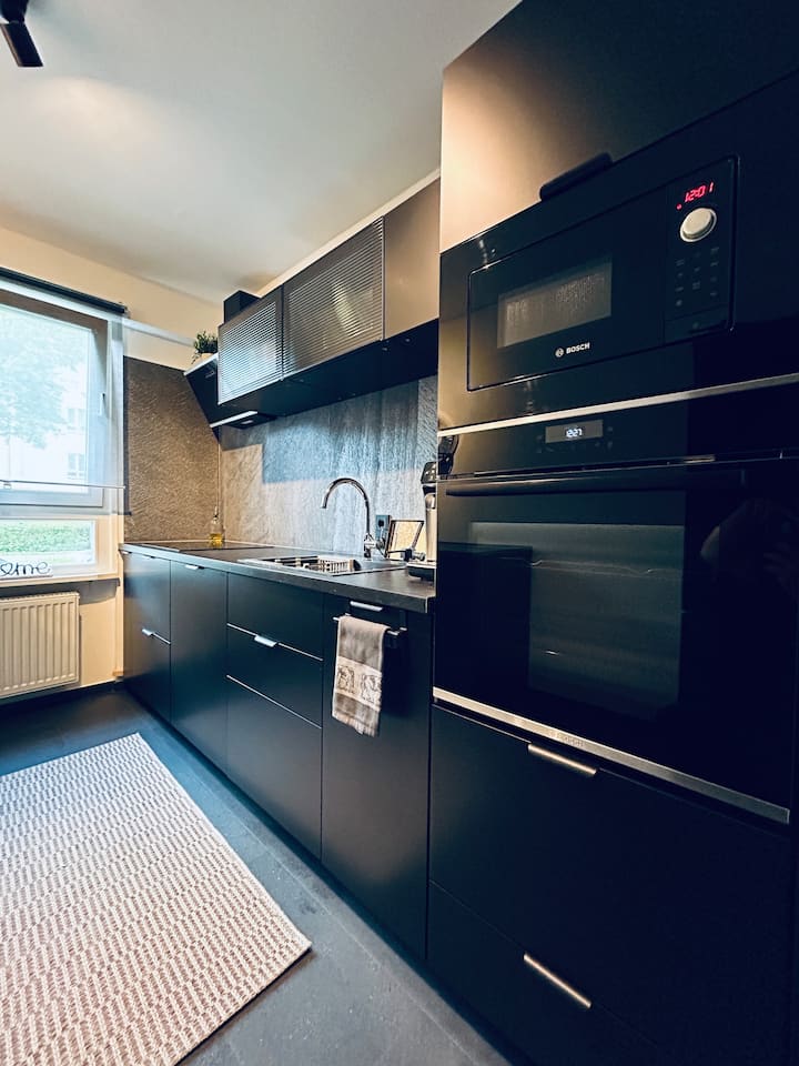 Zentral/ Nahe Messe Und S-bahn/ Balkon/ 3 Zimmer - Oberbayern