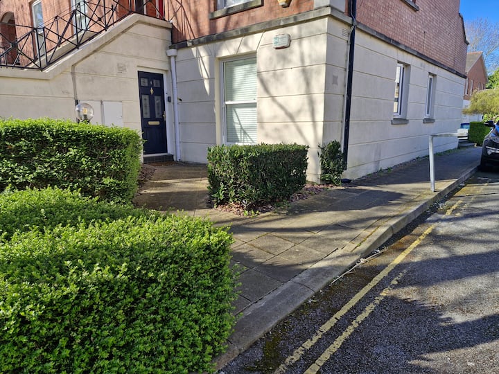 Private & Cosy Own Door 2 Bed Apt & Free Parking! - Dublin