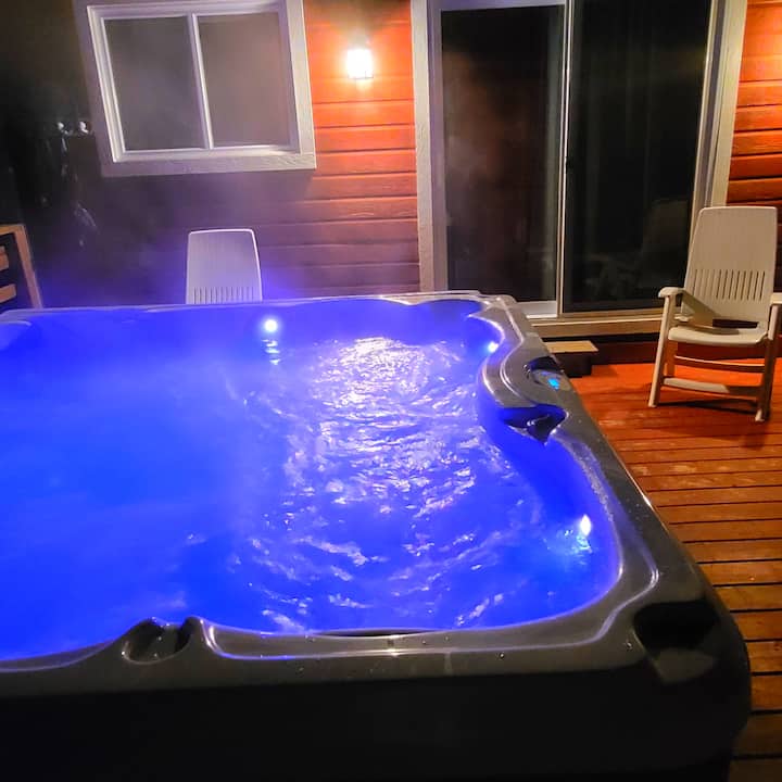 Spa Jacuzzi 6 Places >Poêle à Bois >Bord De L'eau - Shawinigan