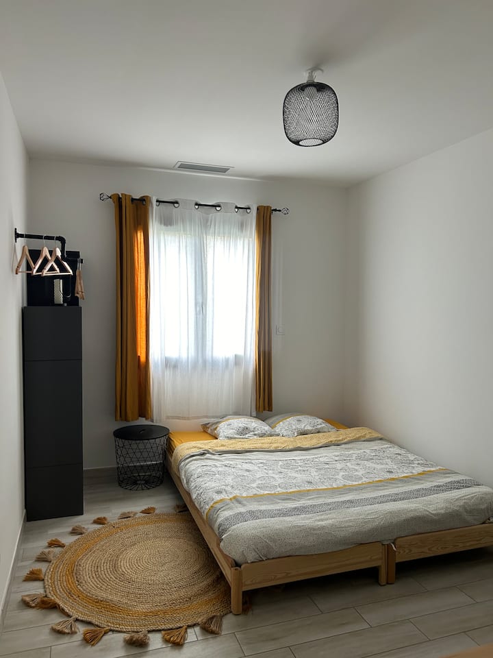Chambre Privative Avec Bureau - Sommières