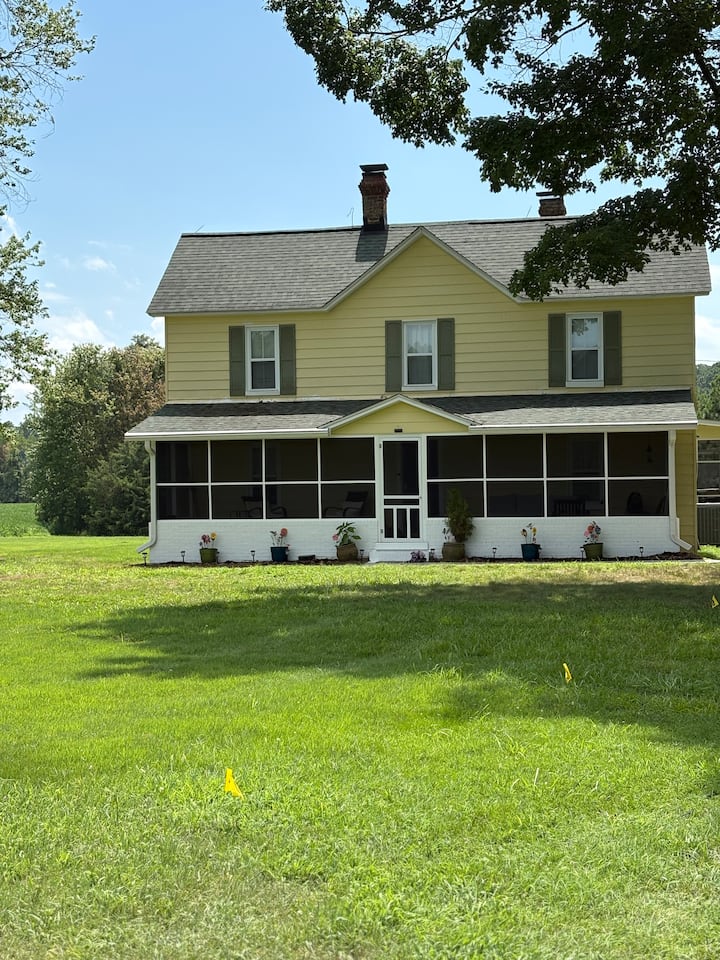 Renovated Waterfront Farmhouse - Maryland