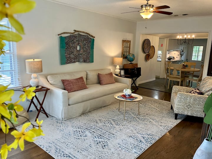 Collinwood Cottage - SeaQuest Fort Worth, Fort Worth