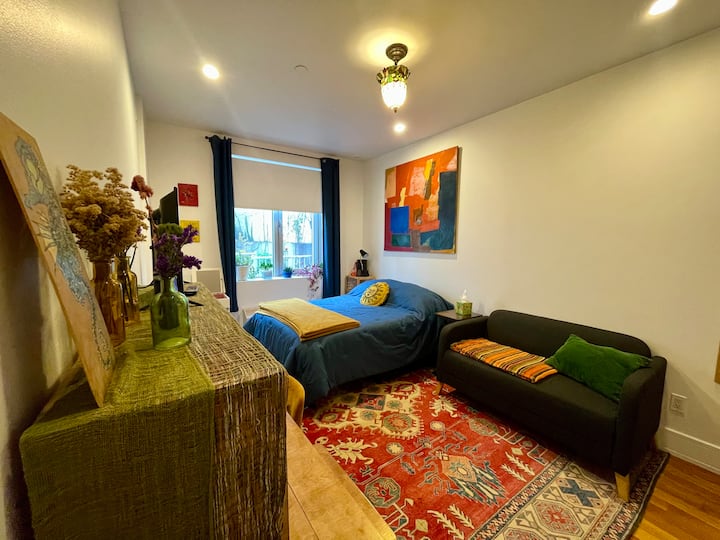 Cozy Private Room In Shared Brooklyn Abode - Brooklyn, NY