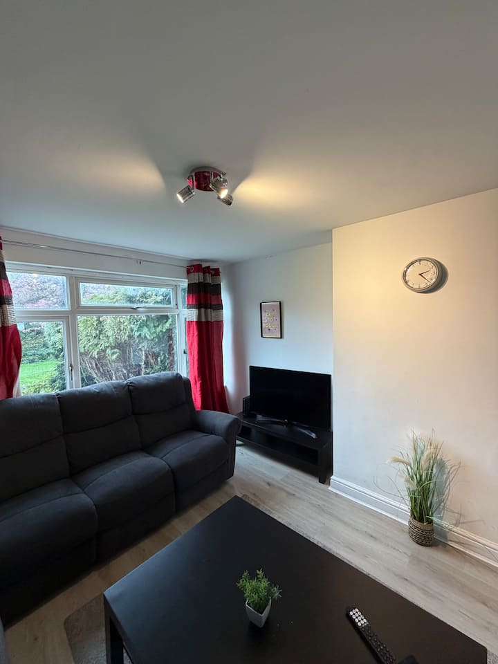 Entire 3 Bed Home • St, Werburghs, Bristol - Bristol