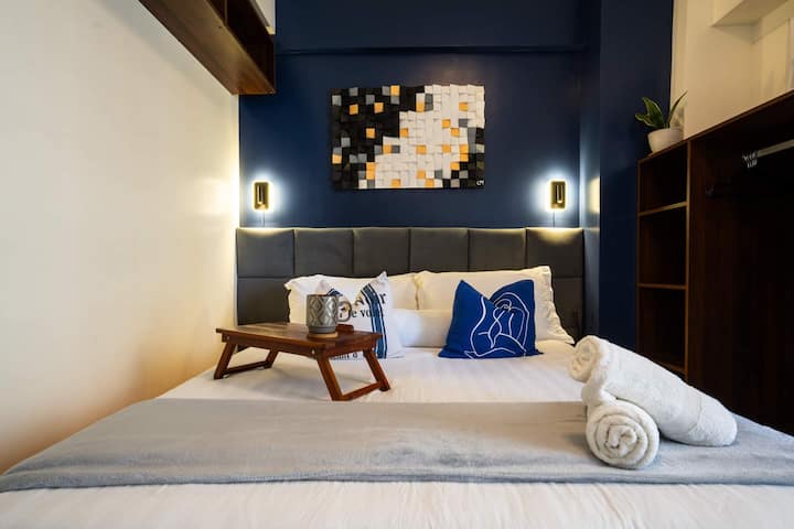 Prime 2-br Apartment Near Major Business Districts - Taguig