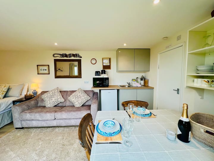 Secluded Cabin Retreat On Suffolk Farm - Woodbridge