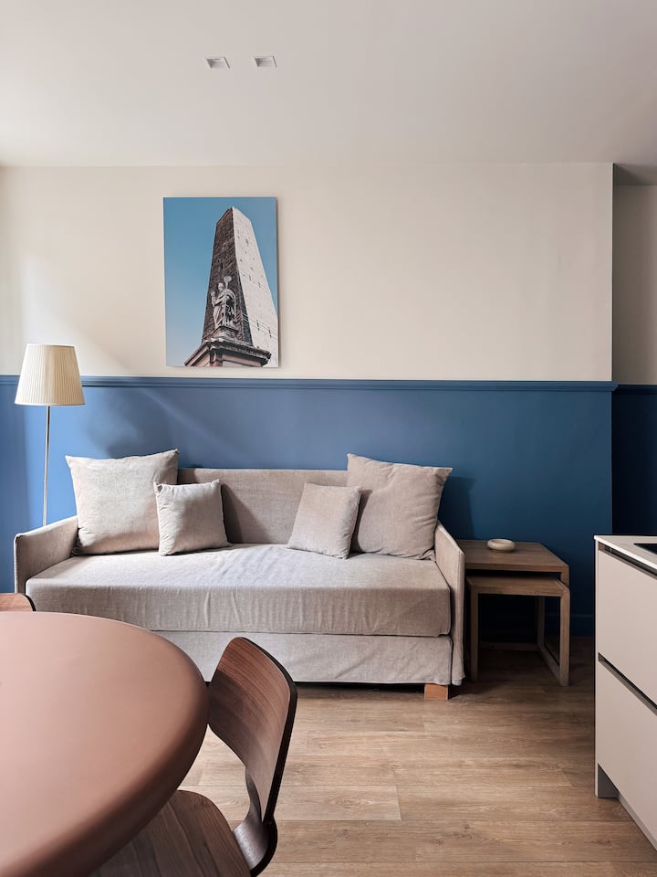 Stylish 2-bedroom Apartment By The Two Towers - Bologna
