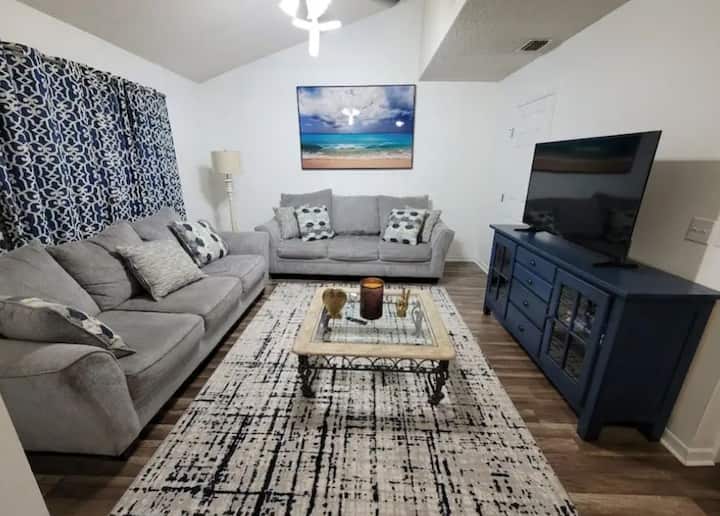 Cozy 8pp Retreat Sanford Airport - Lake Mary, FL