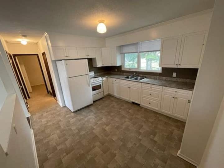 2 Bedroom Humble Abode - Esterhazy