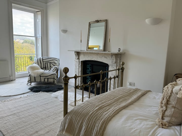 Iconic Bath Apartment - Dyrham
