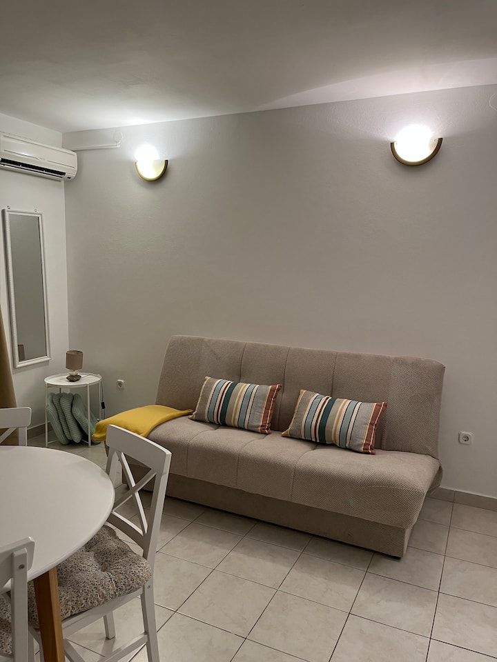 White Cozy Apartment - Jezera