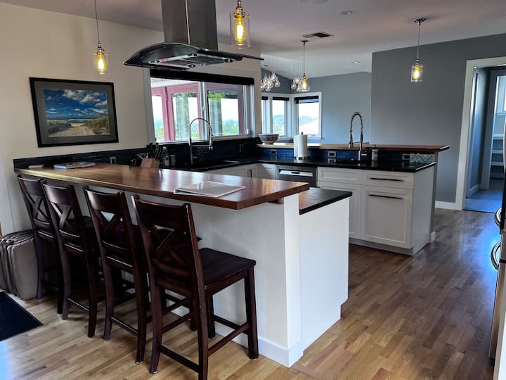 Beautiful Spacious View Home Close To Uo - Eugene, OR