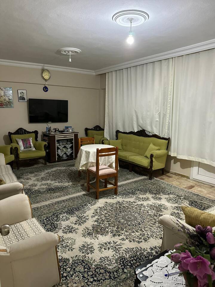 90'lar Nostaljisi Tadında Bir Ev - Kuşadası