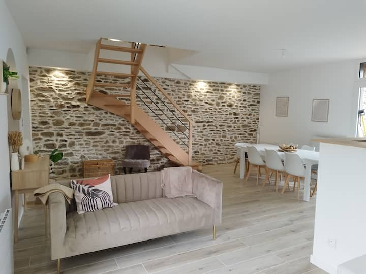 Maison 8/9 Personnes 
Cesson Sévigné - Cesson-Sévigné